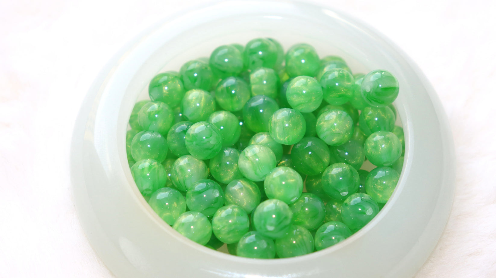 A02レジン製流動光沢.ゴールドメッキスターダストキャッツアイ風丸ビーズ – DIYsusu